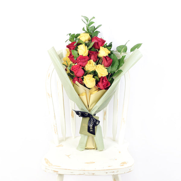 Rose Gifts | Raspberry Ripple Mixed Rose Bouquet | Connecticut Delivery ...
